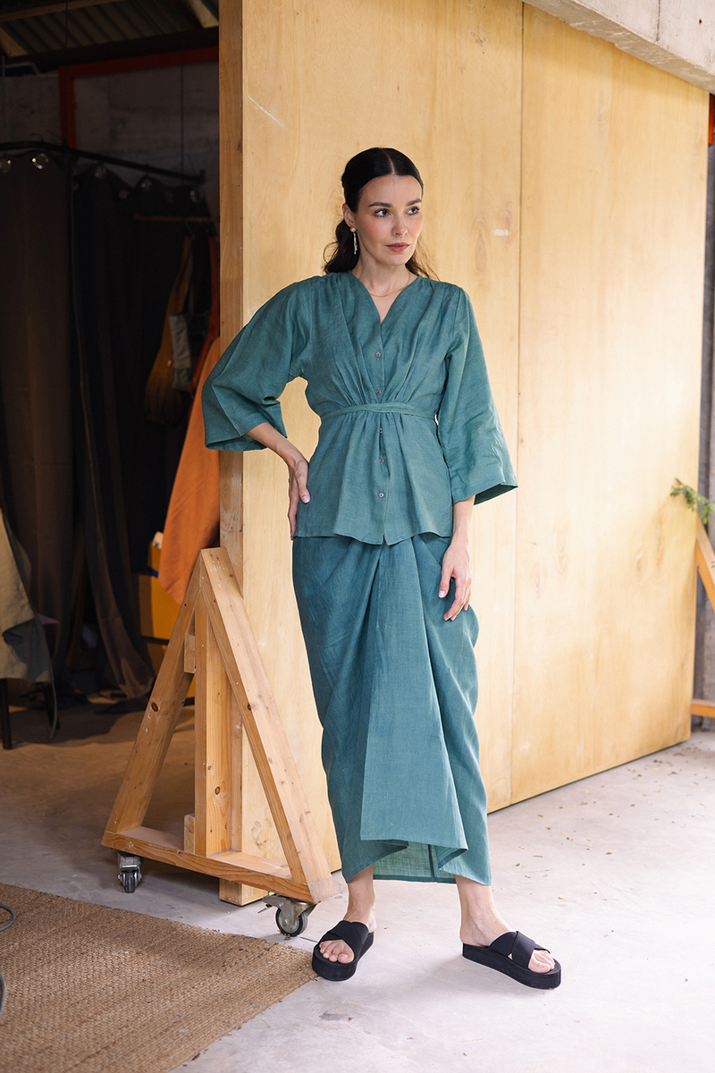 GRACE LINEN TOP - PINE GREEN – UNPLUG MOVEMENT SDN. BHD. (1306460-V)