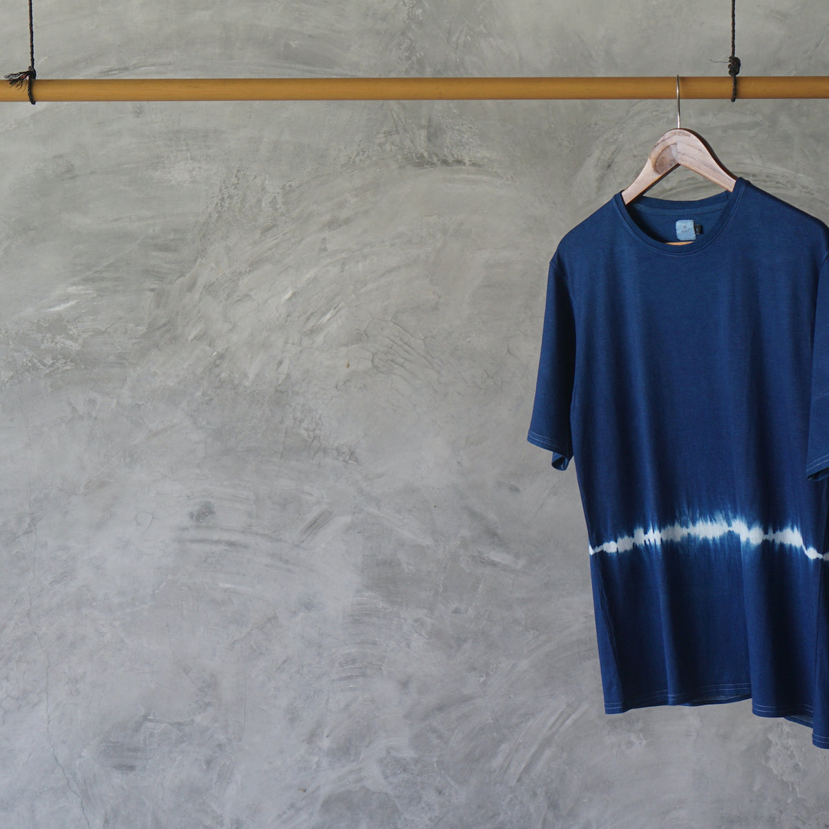 REGULAR FIT T-SHIRT THE WAVE – UNPLUG MOVEMENT SDN. BHD. (1306460-V)